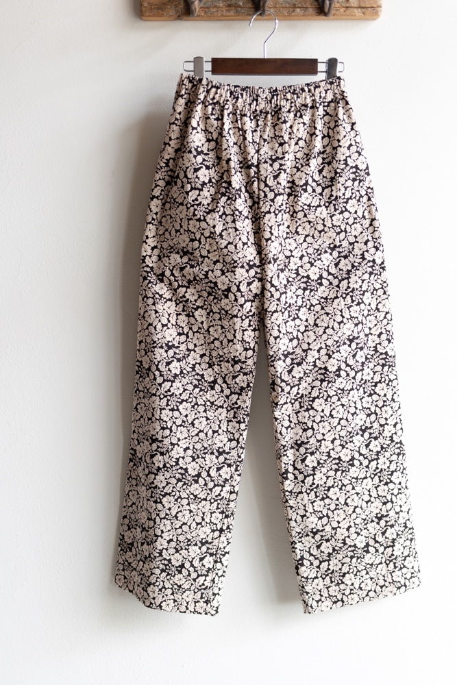 R&D.M.Co- (OLDMAN'S TAILOR) | WILD BERRY RELAXED GUM PANTS Col : Natural 公式通販 - t.m.p. coop web ...