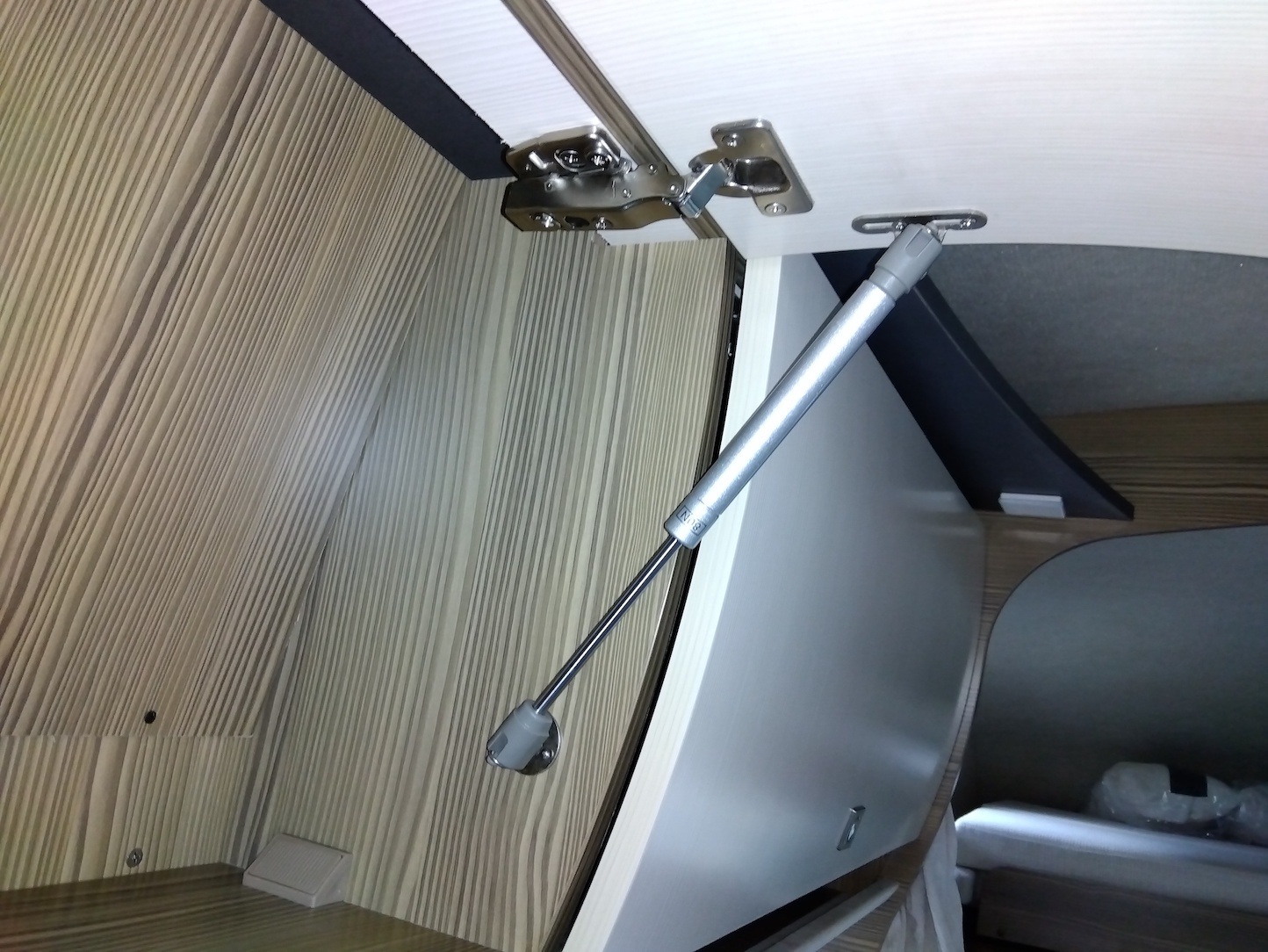 054080】吊り棚ダンパー 80N