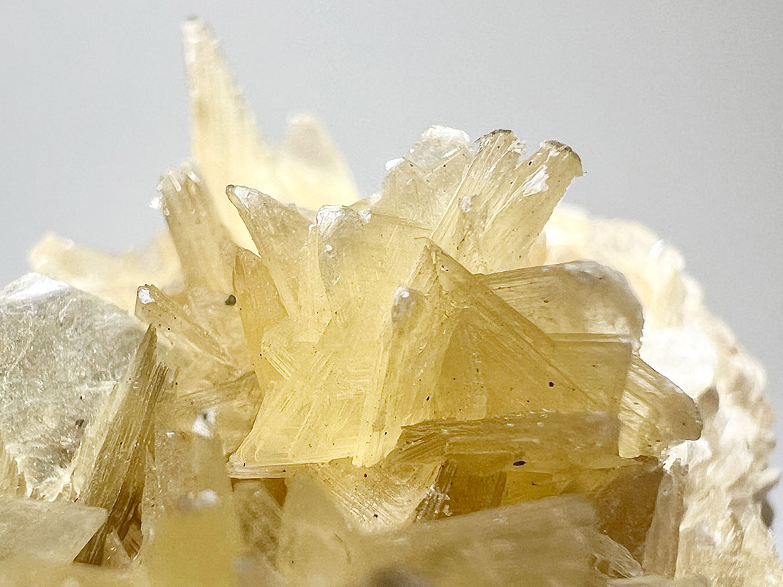 ブラジル産スターマイカ/Twinned Star Shaped Muscovite | モスコバイト(白雲母) | 天然石・水晶・鉱物原石専門 ...