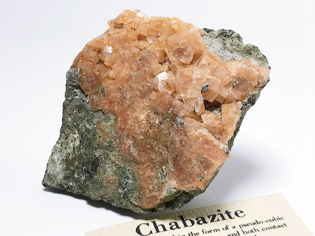 モロッコ産チャバザイト/Chabazite(菱沸石)