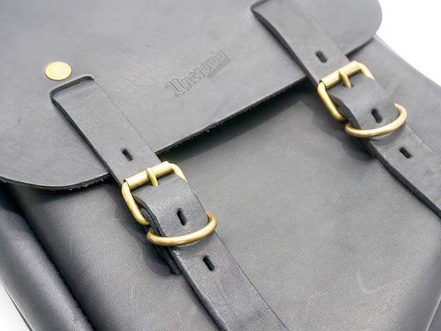 【UNCROWD/アンクラウド】×【vasco/ヴァスコ】「Rigid Side Bag/リジッドサイドバッグ」(2450-3A12)(B.W ...