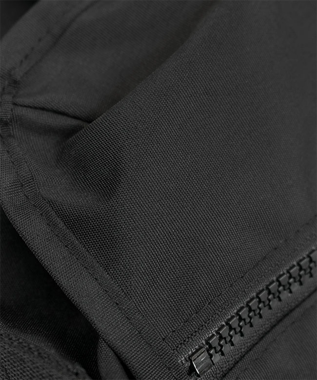 KARRI AMIACALVA(カリ アミアカルヴァ) RECYCLED CORDURA POLYESTERMESSENGER BAG(S ...