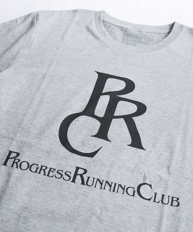 PROGRESS RUNNING CLUB(プログレスランニングクラブ) BADGE LOGO T トップス カットソー Tシャツ 半袖 ...