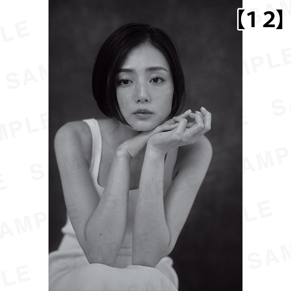 片山萌美-MOEMI♡｜WALL DECOR カジュアル A3サイズ（全13種） | 片山萌美写真展【MOEMI♡】 | WONDER ...