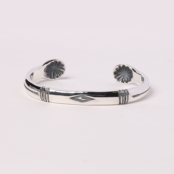 BR-0160 SIDE SHELL BANGLE | LARRY SMITH,BRACELET | WESTERN RIVER ONLINE STORE