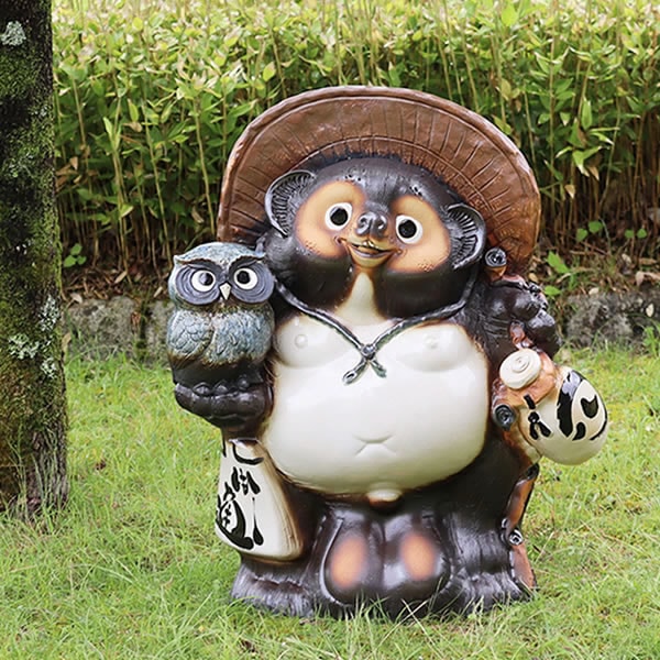 信楽焼 たぬき 信楽焼きたぬき 25号青ふくろう持ち狸 陶器タヌキ 陶器たぬき [ta-0380] - まるいち本店