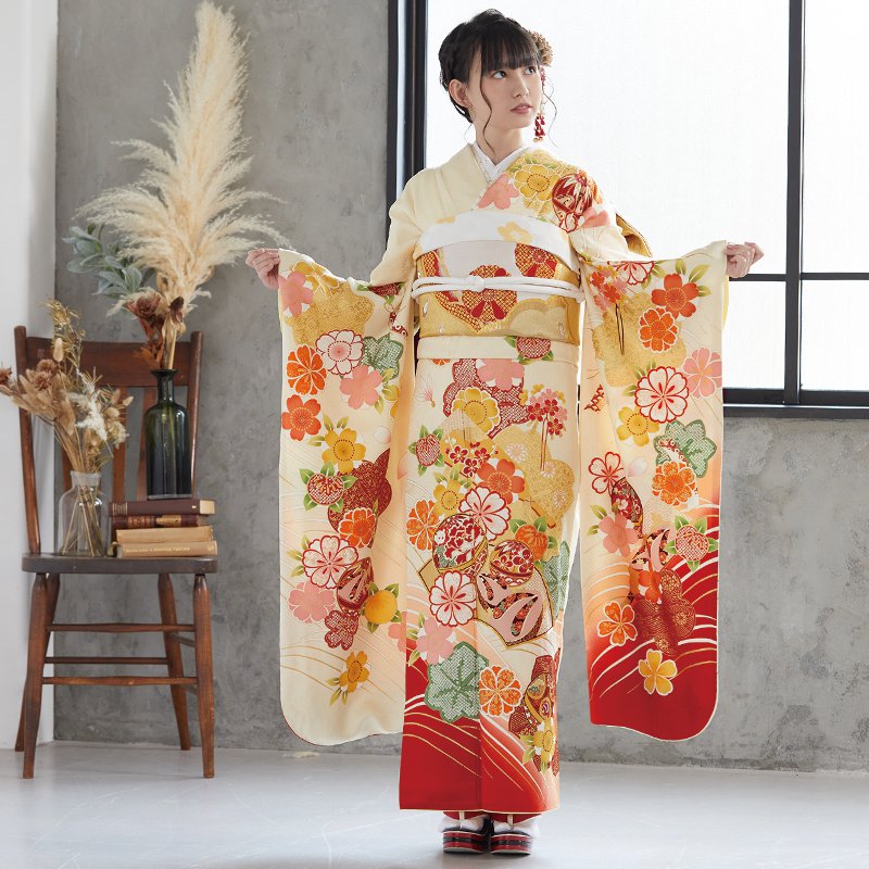成人式振袖レンタル 薄黄色 波に扇面鞠と花（絹） | RENTAL,振袖（12月
